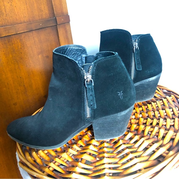 Frye | Shoes | Frye Judy Black Suede Double Zippers Ankle Bootie 75 ...